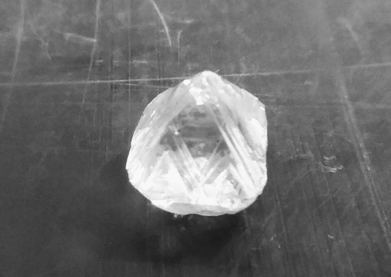 What’s a Point Cut Diamond? | Wedding KnowHow