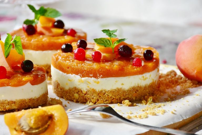 The Most Popular Wedding Cake Styles and Flavors | Wedding KnowHow