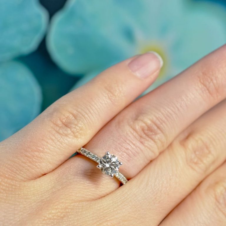 What is SI1 Diamond Clarity and Should I Buy It? | Wedding KnowHow