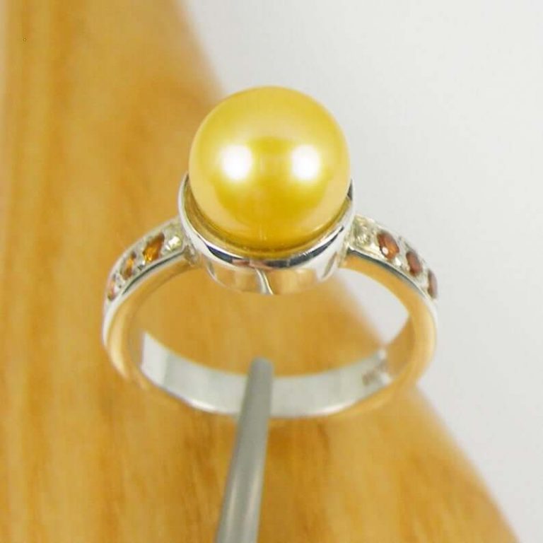 Meaning of Pearl Colors (A List)