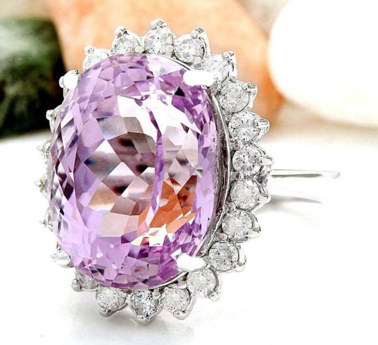 Kunzite Jewelry Guide – Why Buy This Pretty Gem