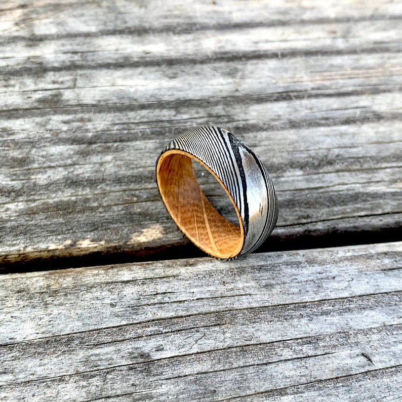 29. Whiskey Barrel Inspired Ring | Wedding KnowHow